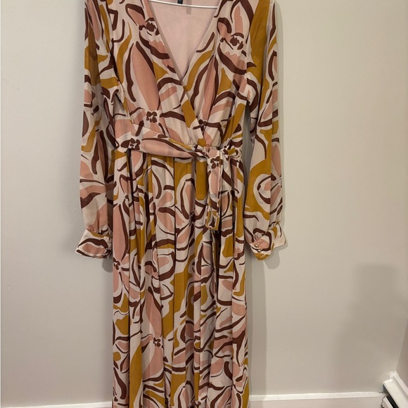 Identity | Dresses | Chic Abstract Maxi Dress In Pink And Gold | Poshmark